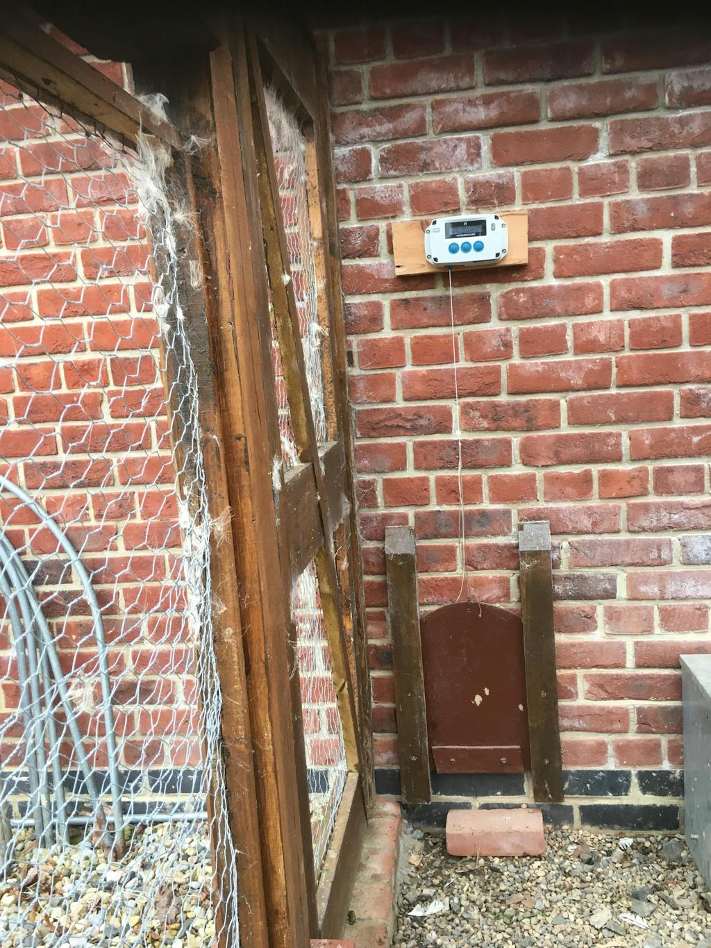 ChickenGuard Pro - Automatic Timed Chicken Door with Light Sensor