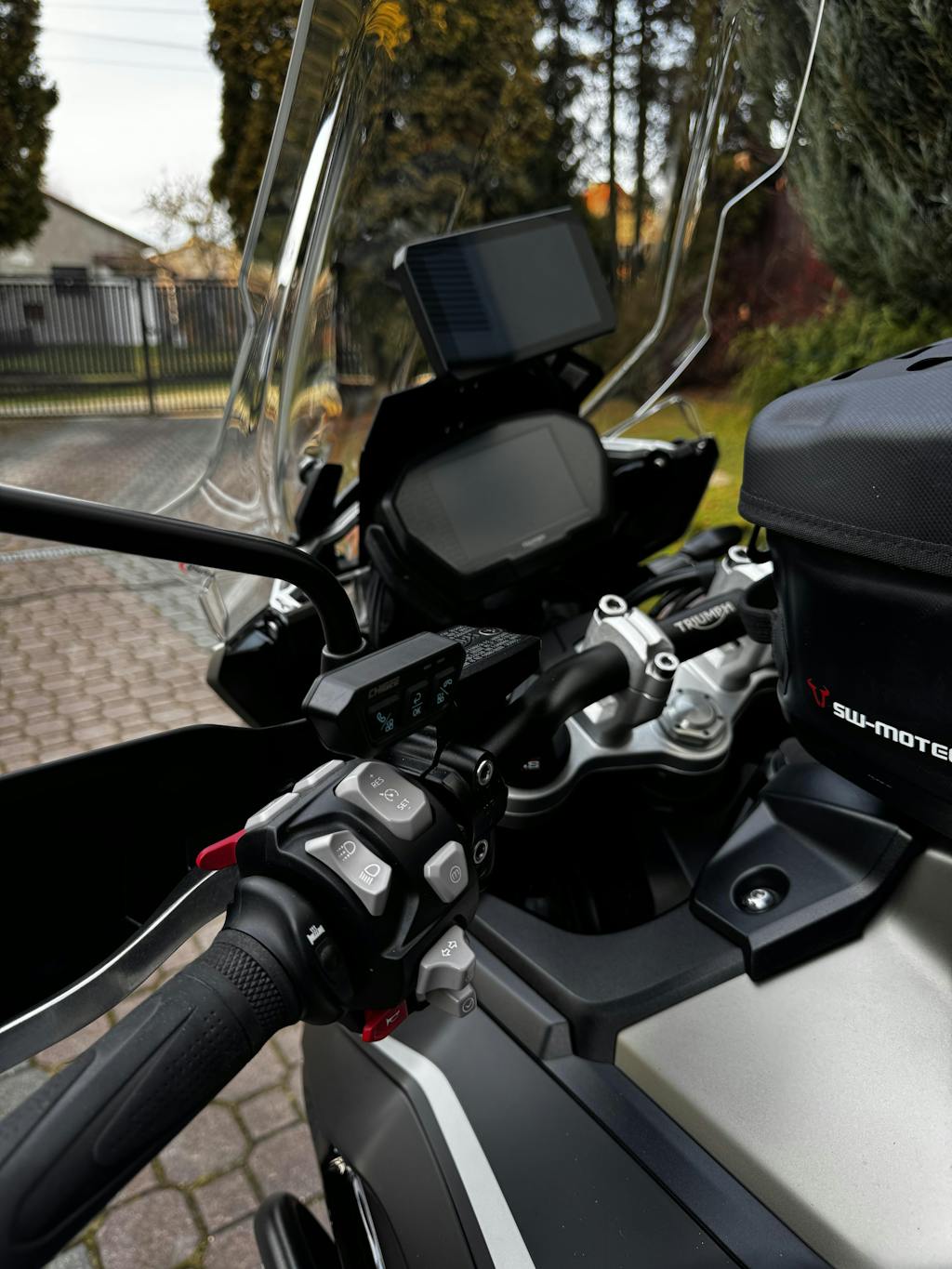 AIO-5 Lite Smart Motorcycle System | CarPlay & Android Auto