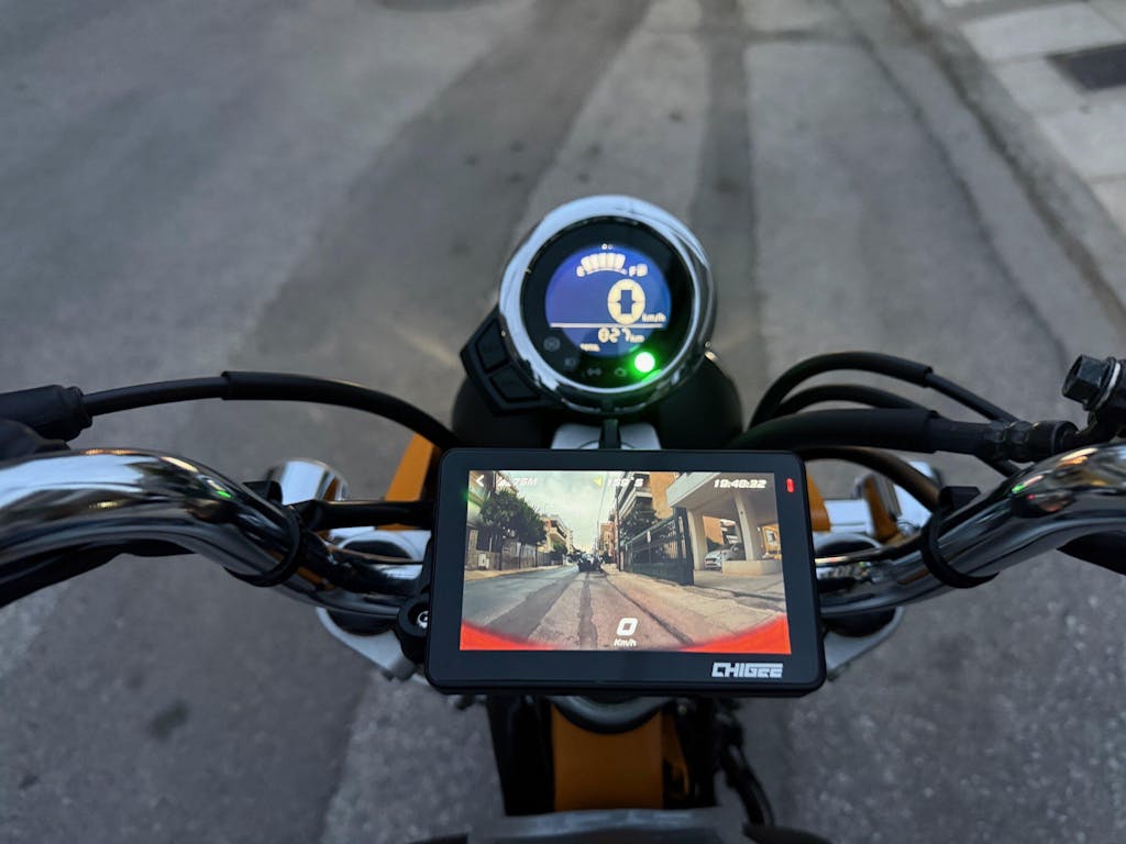 CHIGEE XR-2 Motorcycle Dashcam | CarPlay & Android Auto