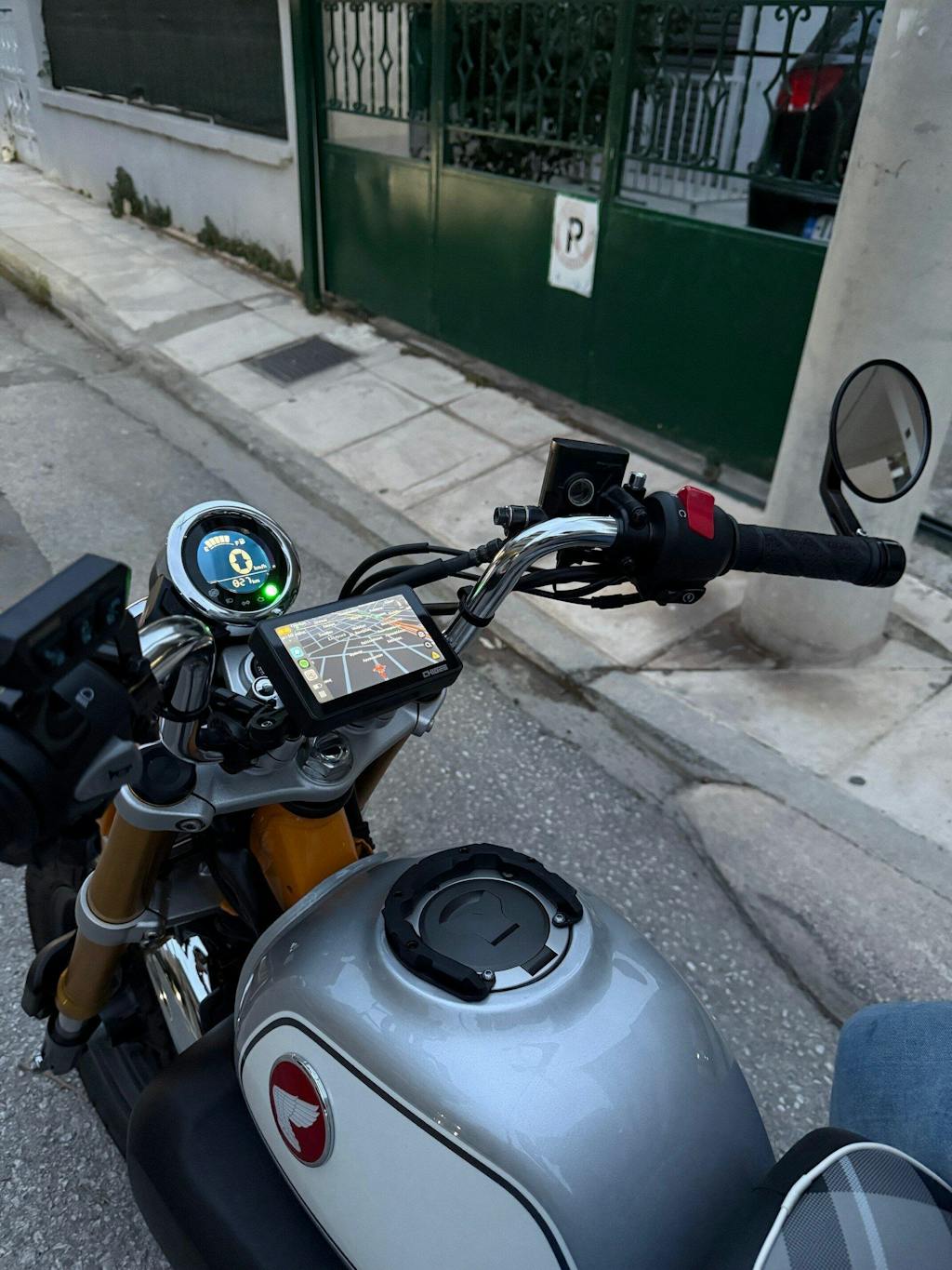 CHIGEE XR-2 Motorcycle Dashcam | CarPlay & Android Auto