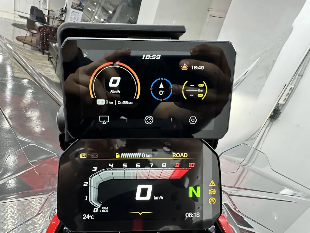 AIO-5 Play for BMW Smart Digital Display