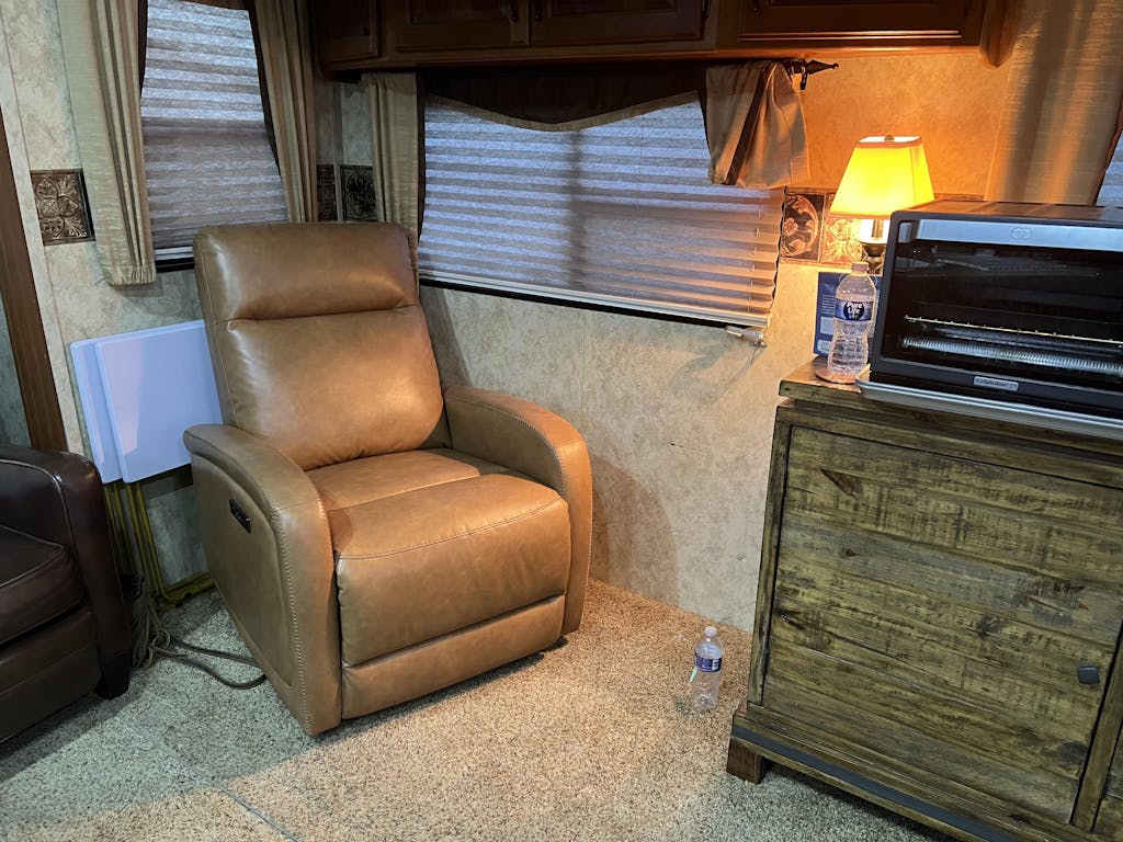 Keni Power Wall Hugger RV Recliner | USB & Type-C Port – CHITA LIVING