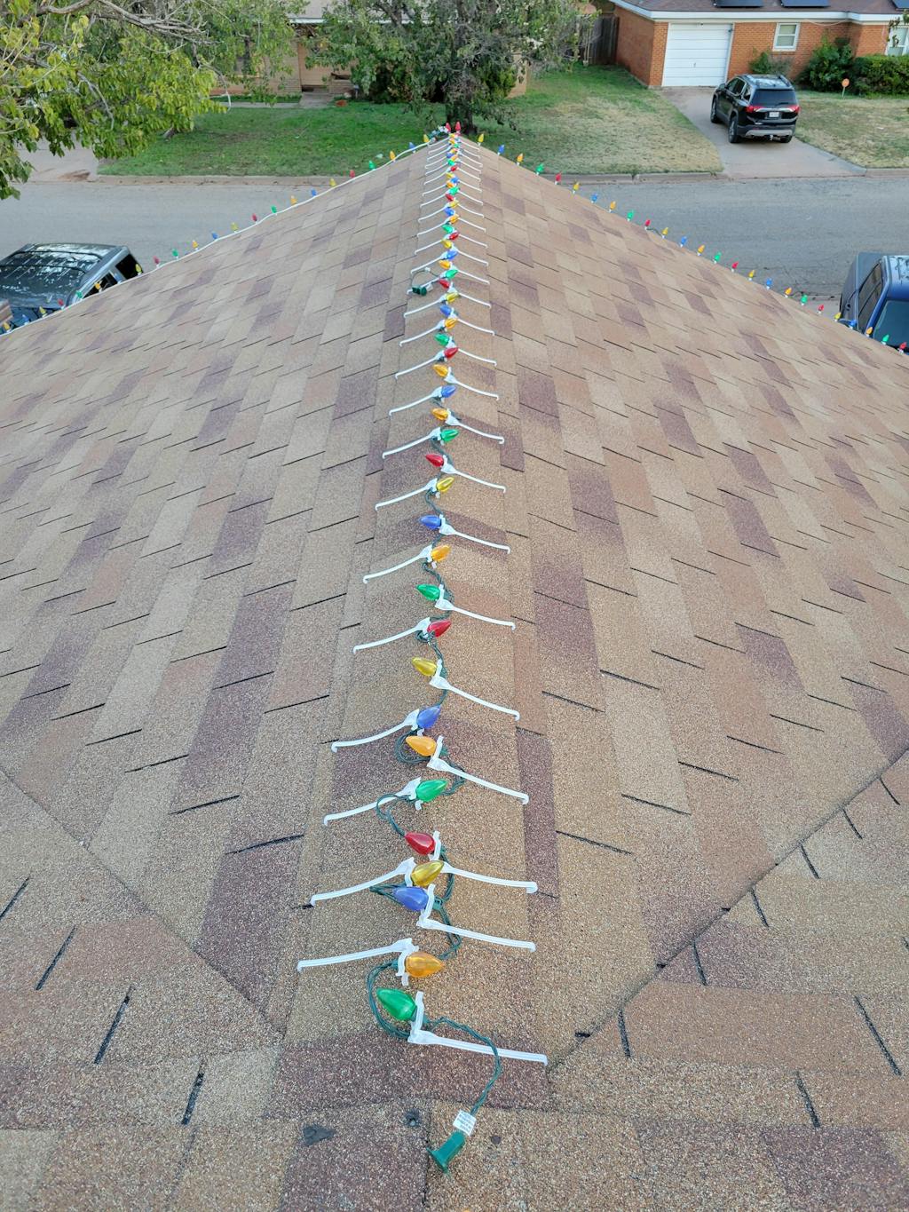 Ridge Row Roof Clips 50 Count – Christmas Light Source