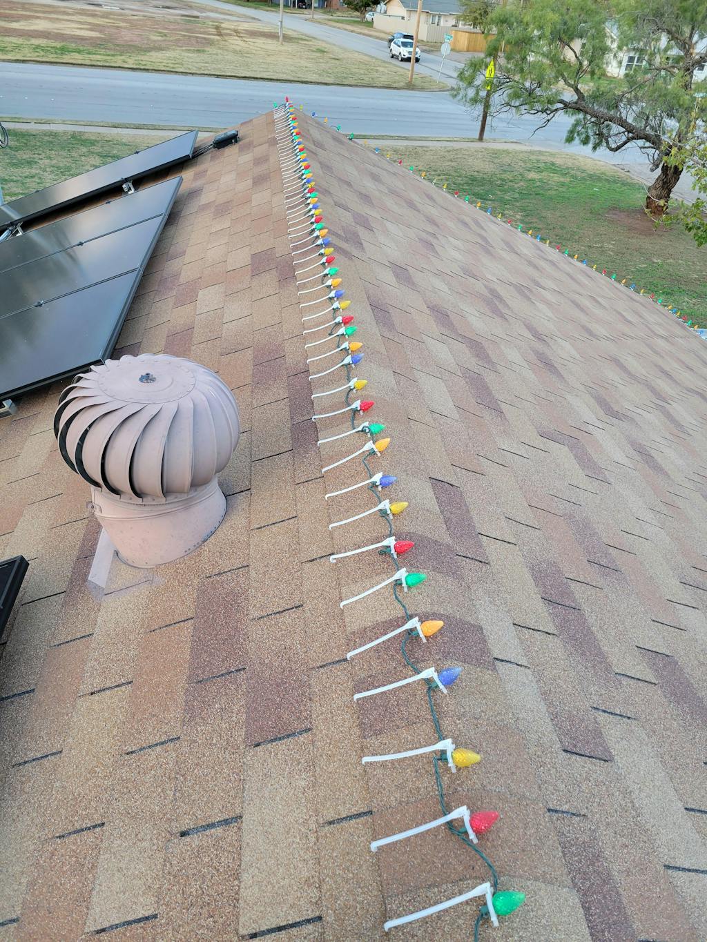 Ridge Row Roof Clips 50 Count – Christmas Light Source