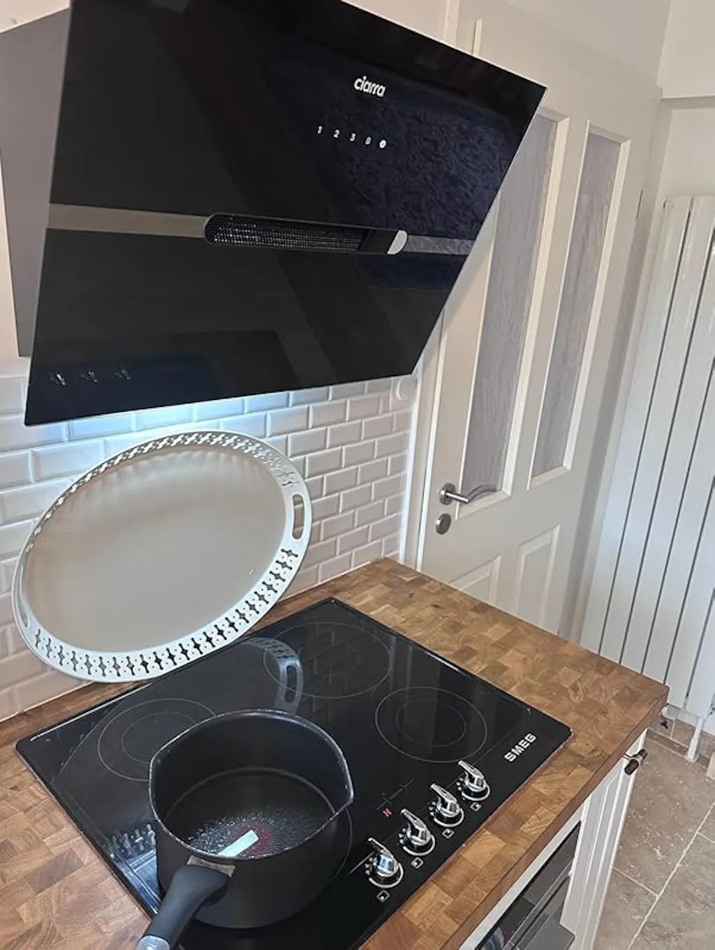 CIARRA Angled Cooker Hood 60cm Touch Control 650m³/h CBCB6736F-OW ...