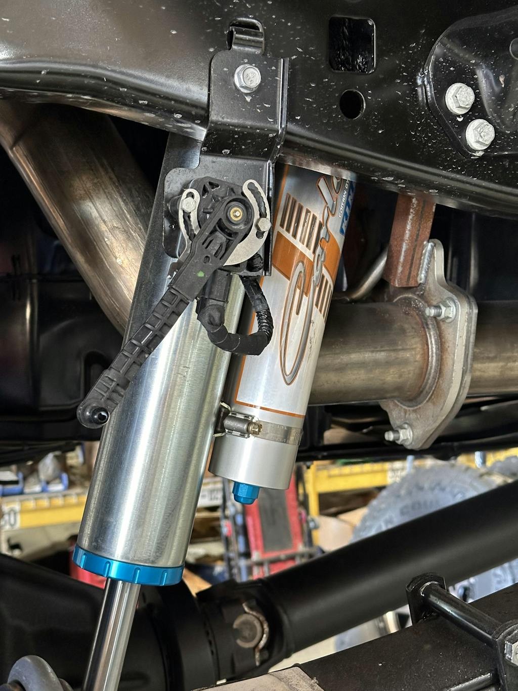 2023+ Ford Super Duty Factory Load Scale / Headlight Sensor Lift Brack ...