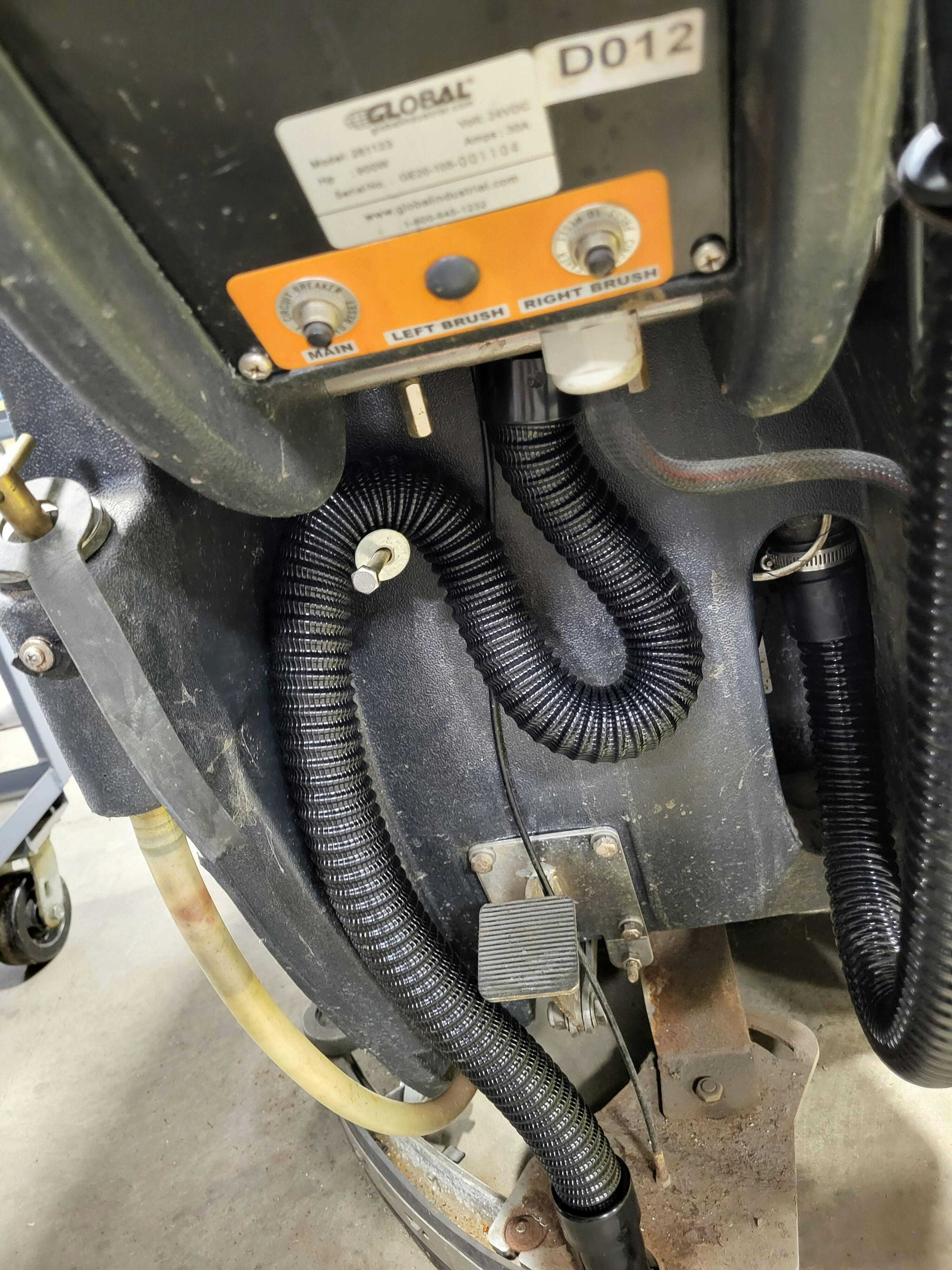 New & Used Advance SC1500 20D & REV Commercial Stand-Up Scrubber ...