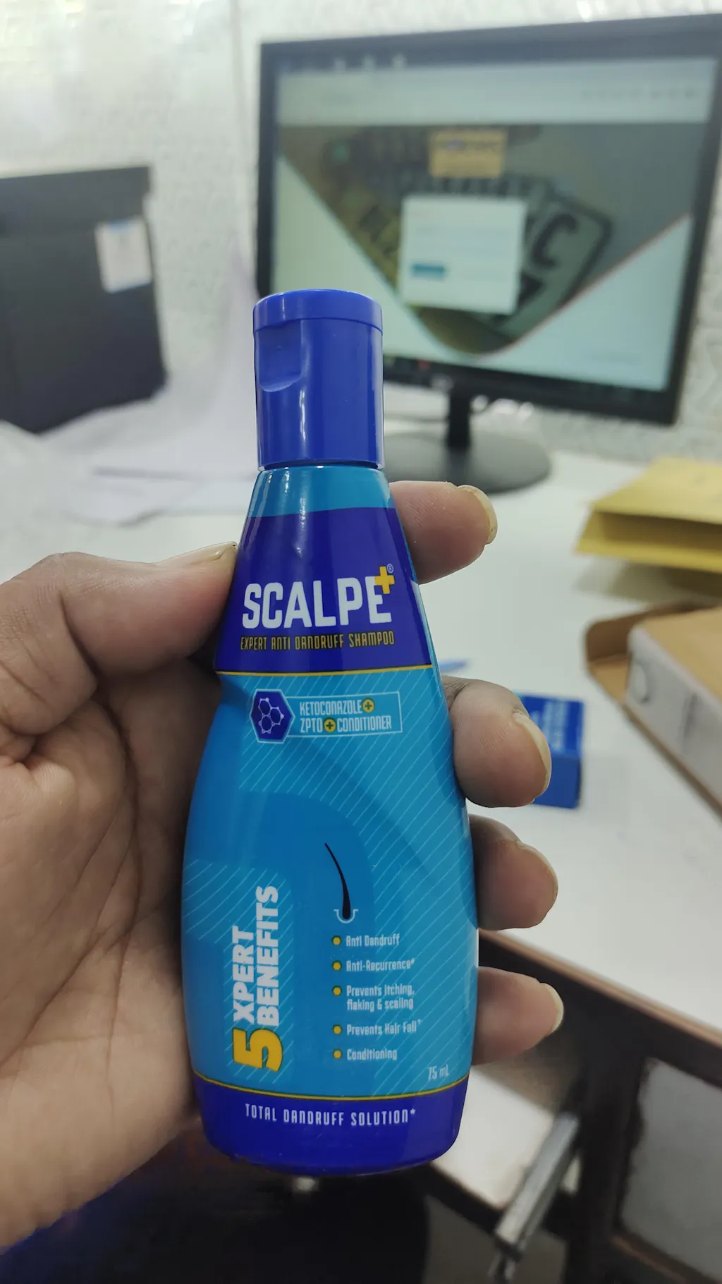 Buy Scalpe Plus Expert Anti Dandruff Shampoo Online | Clinikally