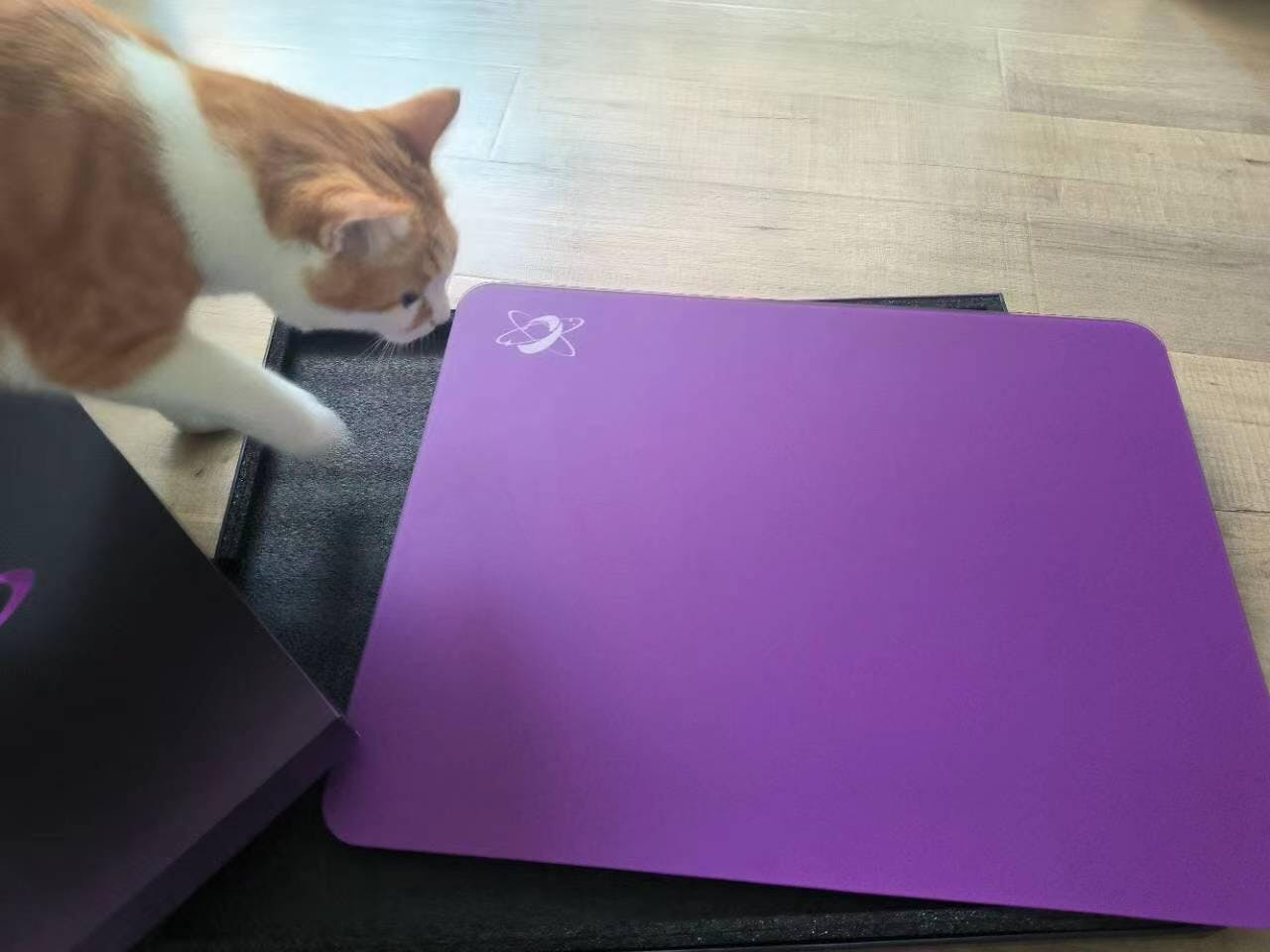 Atom Glass Mouse Pad – Enhance Your Gaming Performance | CLUSTRS