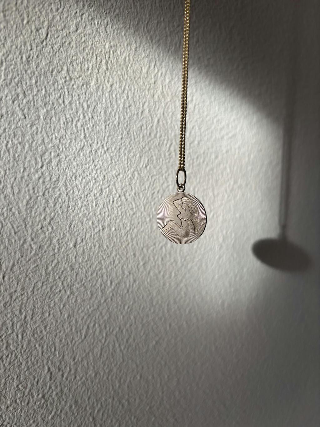 14k donut band with 3 star set diamonds – CNOJ