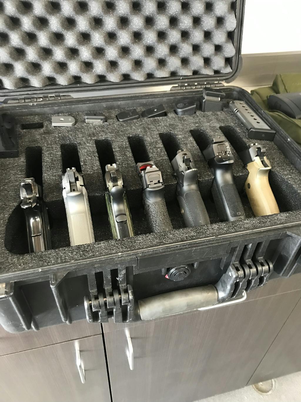 Pelican Case 1550 Range Case for 7 Handguns and Magazines (Foam ONLY)
