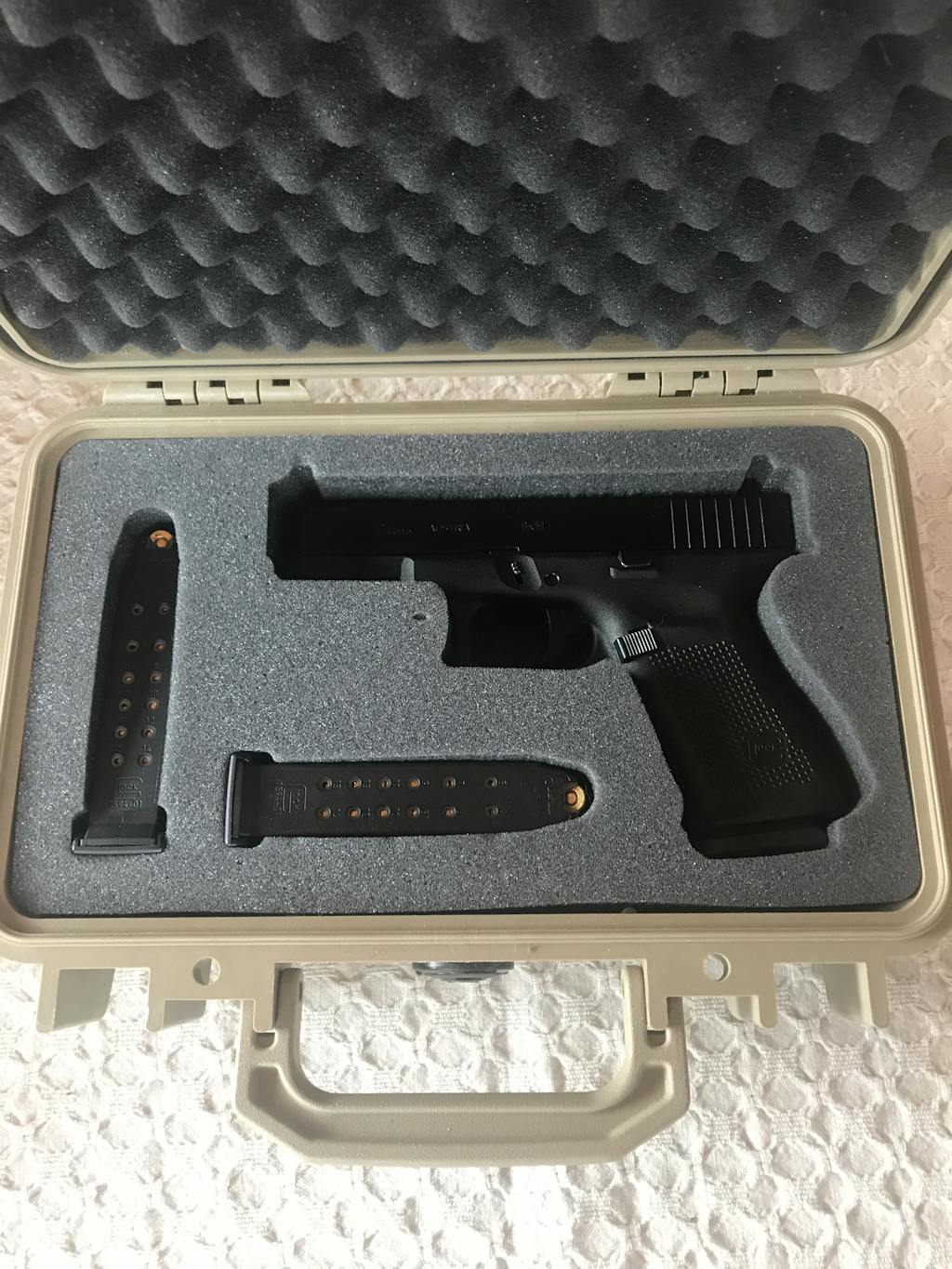 Pelican Case 1170 Custom Insert for Glock 19 (Gen 5) & Magazines (Foam