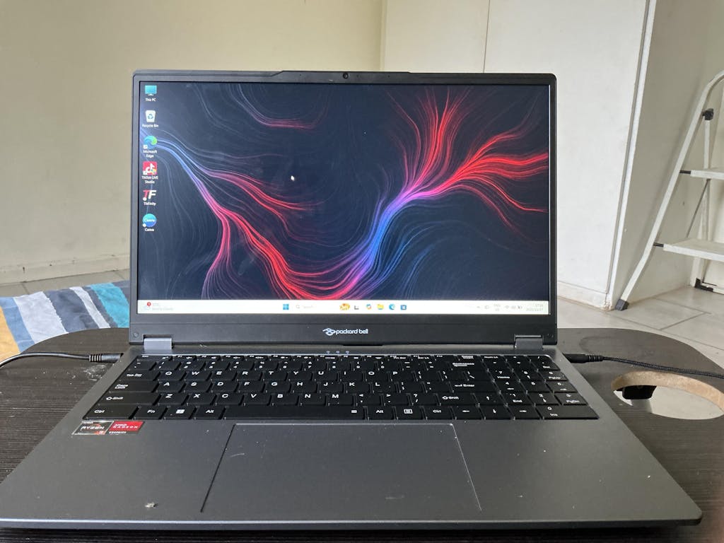 Packard Bell | Carrera Flex 3 | AMD Ryzen 3 | 15.6" FHD Touch | 16GB R ...