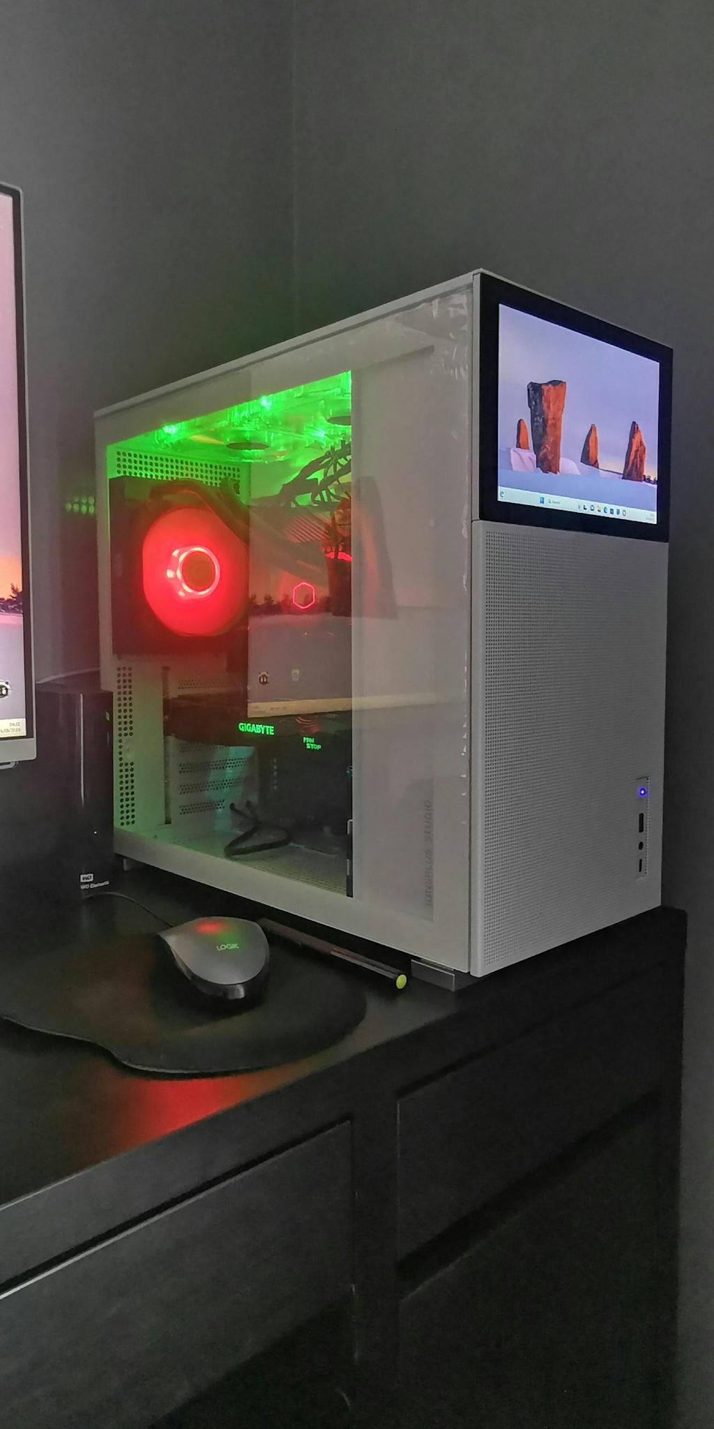 Jonsbo D41 Mesh Screen White ATX Case — Computer Orbit