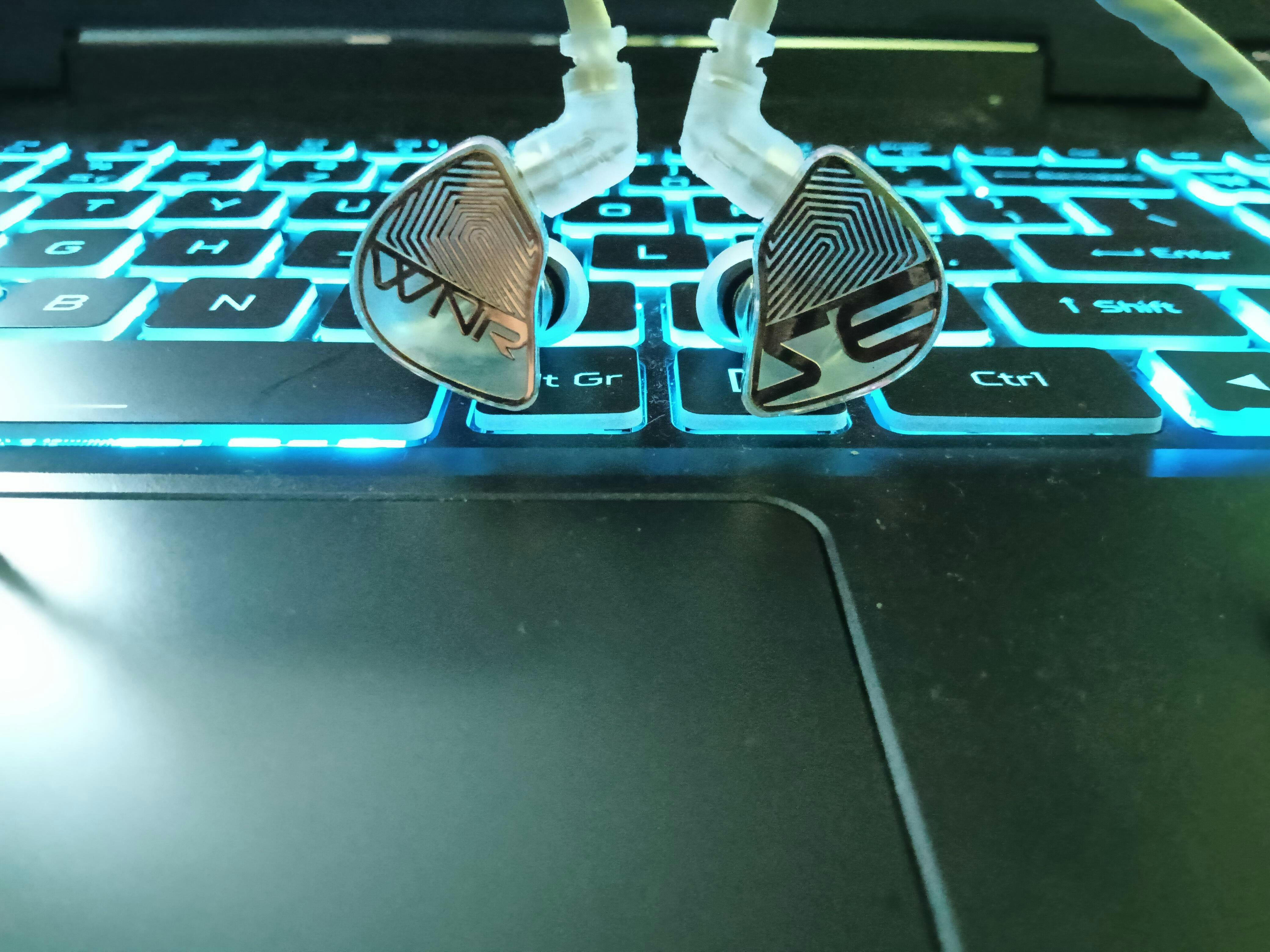 TANGZU Waner’SG Studio Edition IEM | Concept Kart