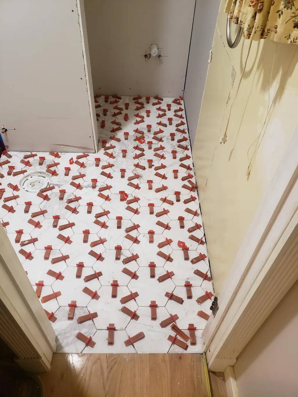 Raimondi 1/8" Red HD Tile Leveling Clips | Contractors Direct