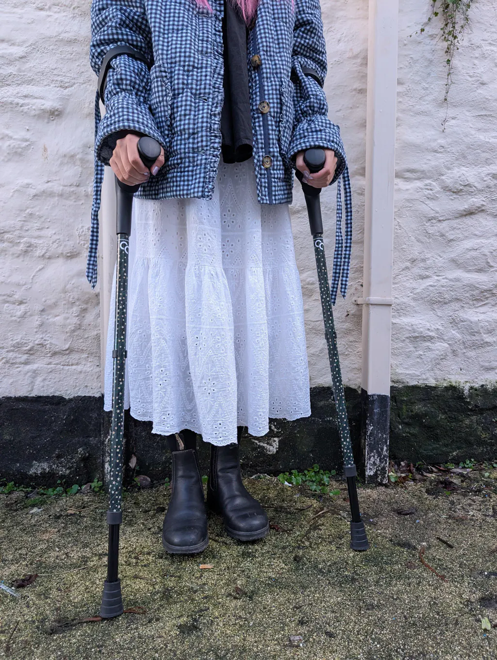How to Walk with One Crutch: Crutch Walking Techniques