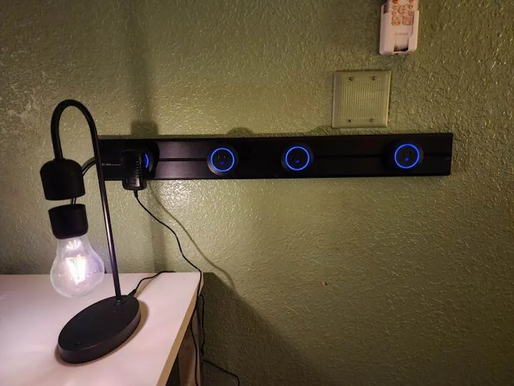 Hi-Tech Flexible Electrical Outlet System - Cool Gadget