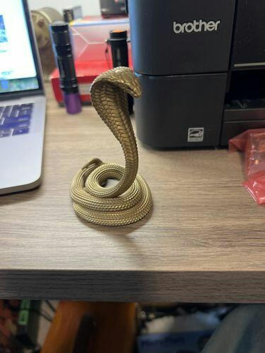 Unique Cobra Phone Stand | Brass Desk Decoration – COPPERTIST.WU