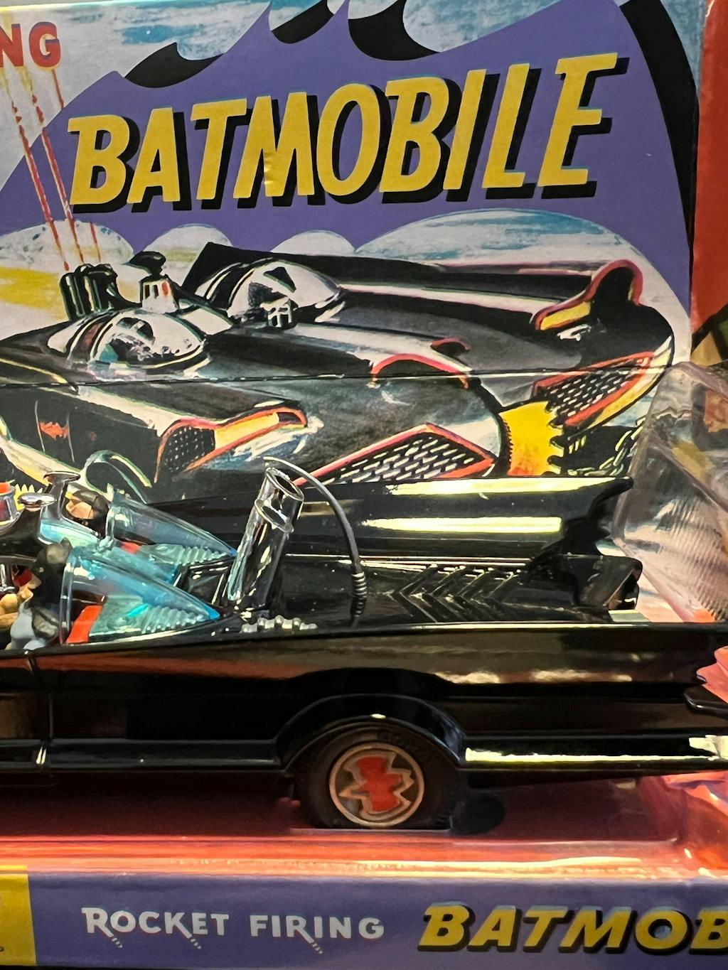 267 - Batmobile with Batman and Robin - Gloss Black Edition – Corgi ...