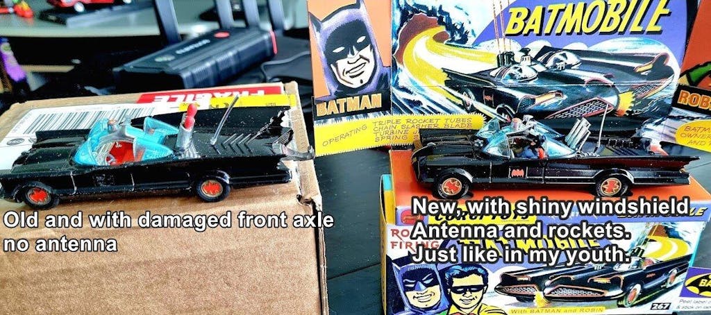 267 - Batmobile with Batman and Robin - Gloss Black Edition – Corgi ...