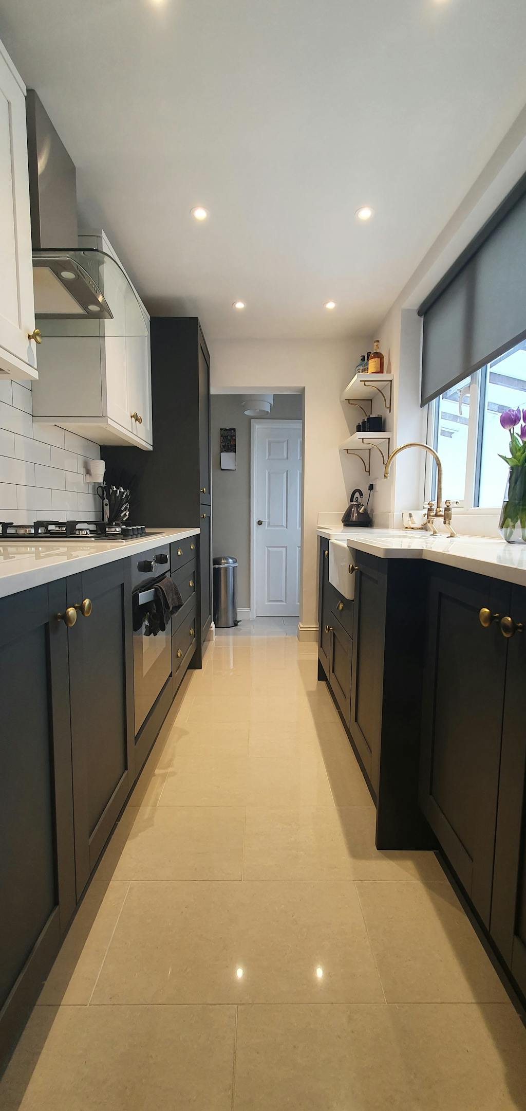 Kilburn Shelf Bracket 200mm - Antique Brass – Corston