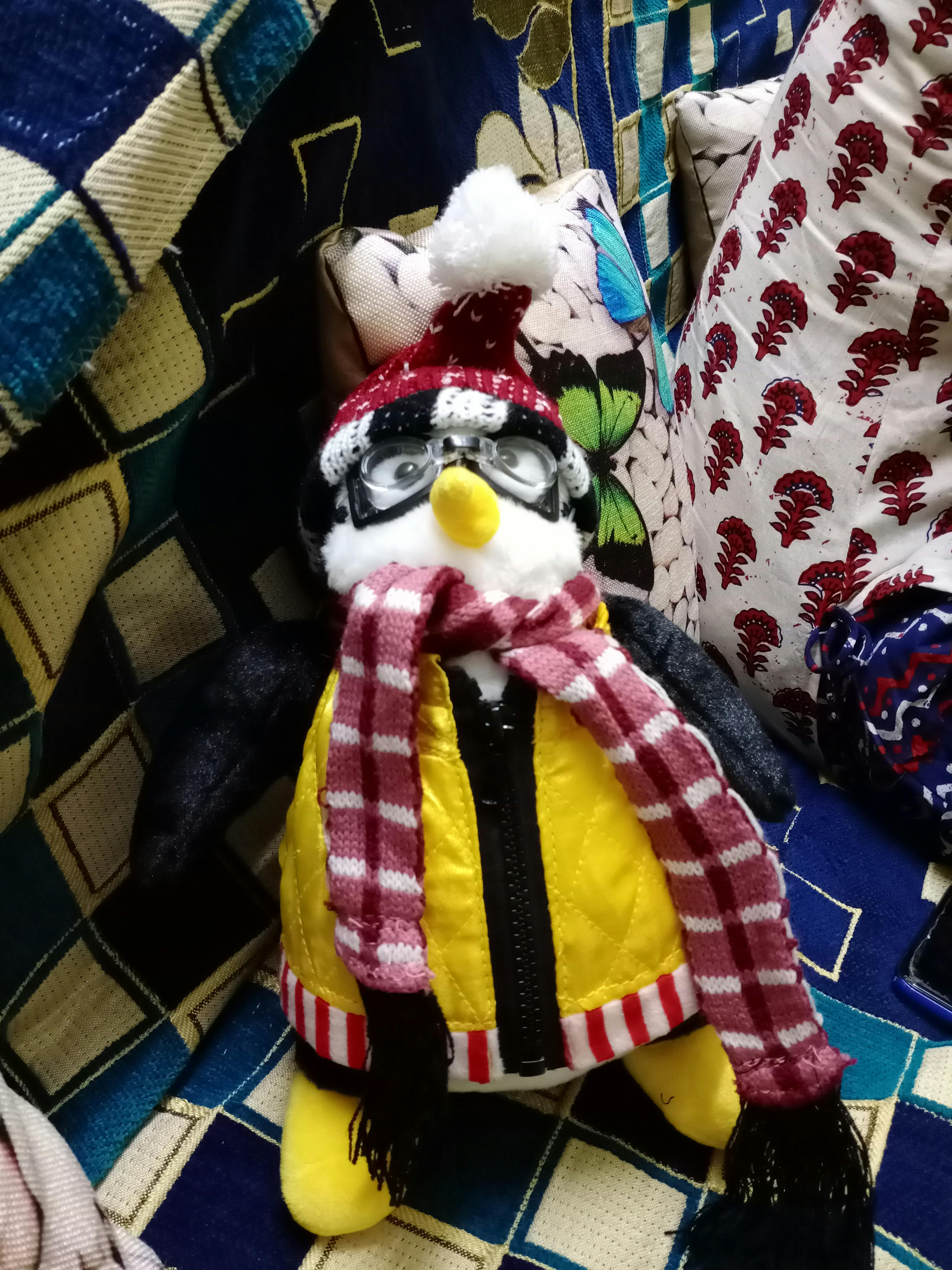 Official Friends Hugsy Soft Toy – Cover It Up