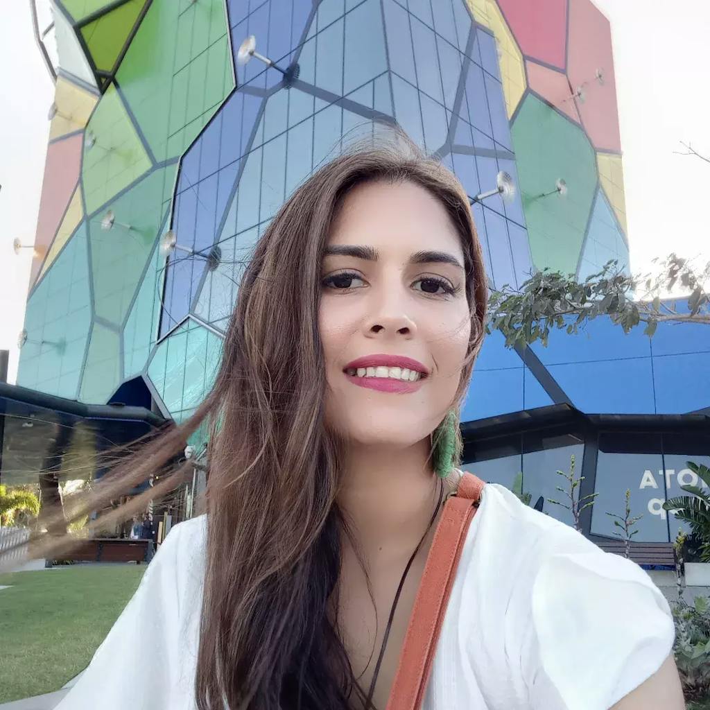 Lighten Luxe™ - Heat Activated Hair Lightening Spray - Coverluxesilk