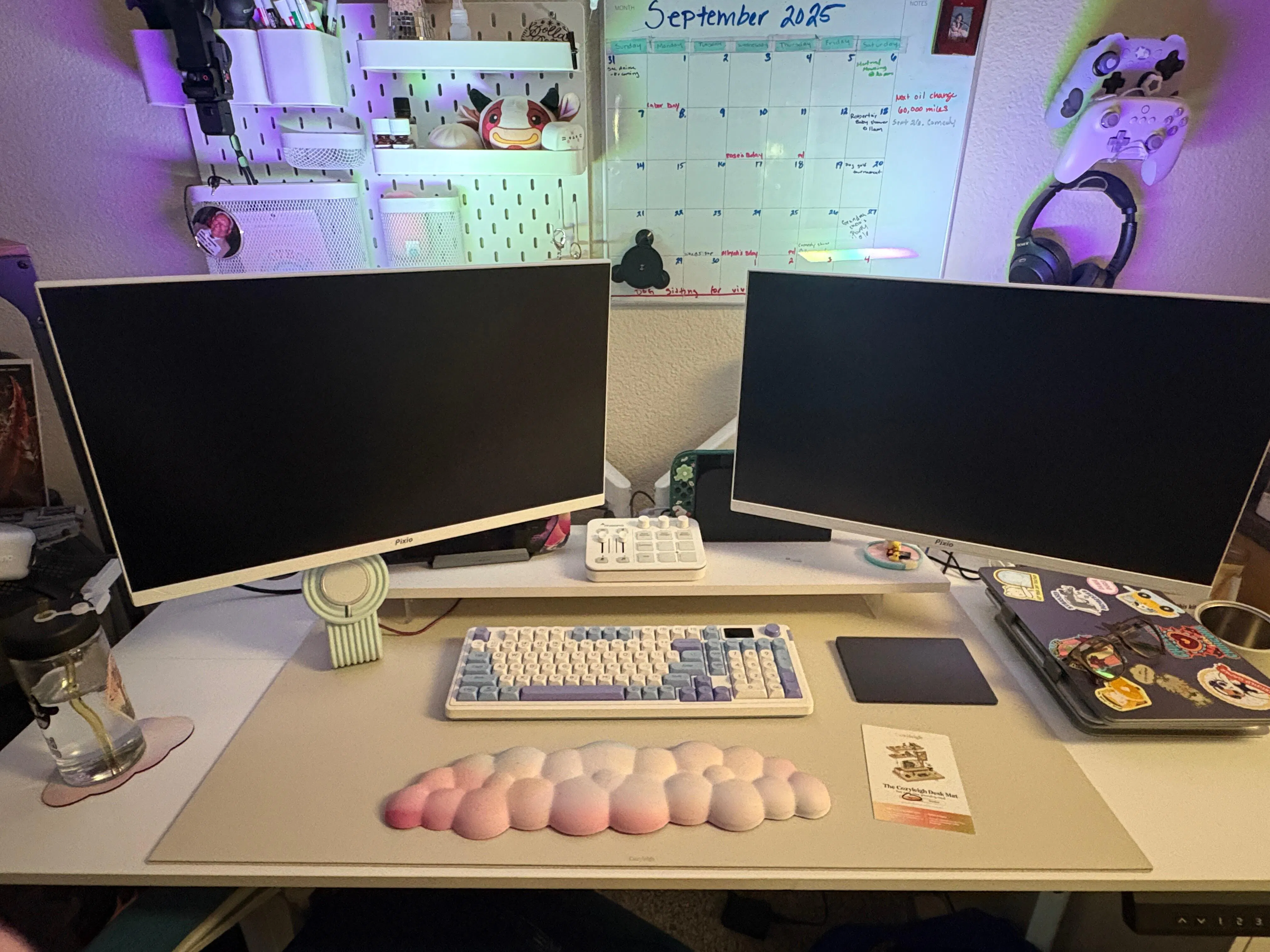 Cozyleigh Desk Mat – Cozyleigh Studios