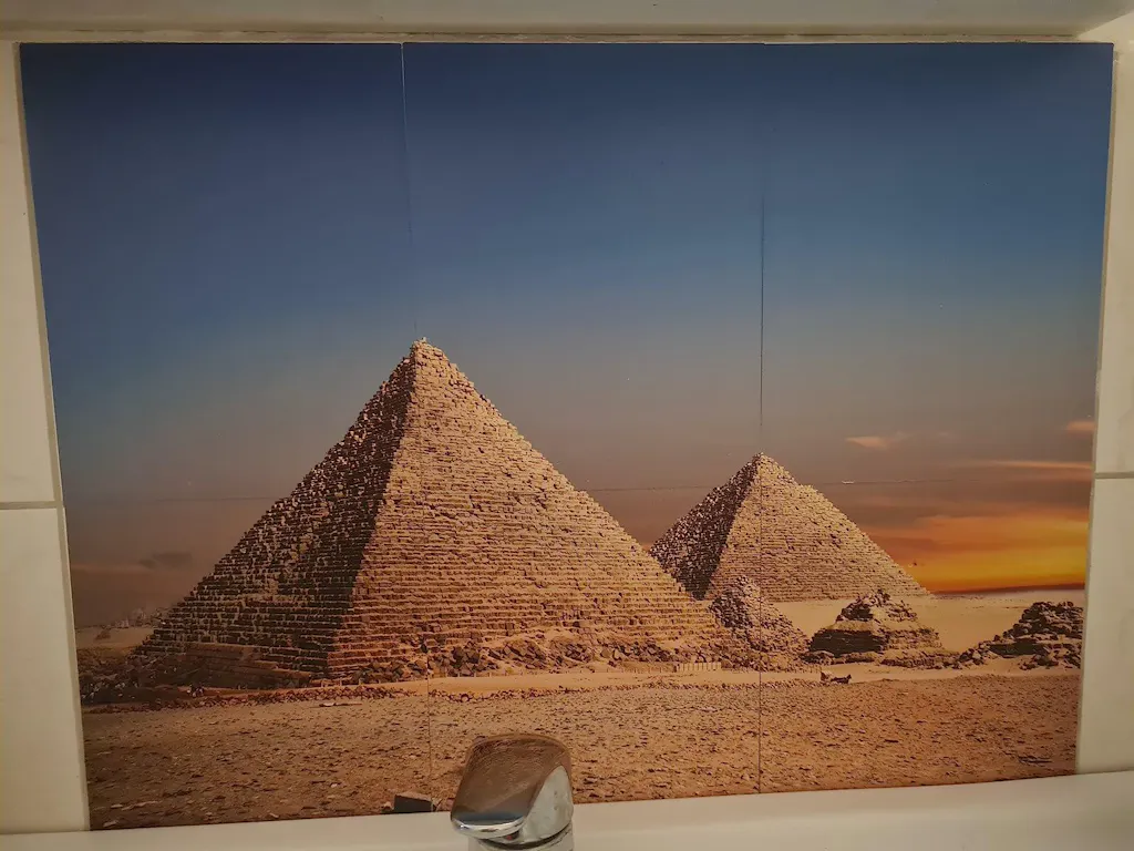 Fliesenaufkleber [hoch] für Küche & Bad - Pyramids– creatisto
