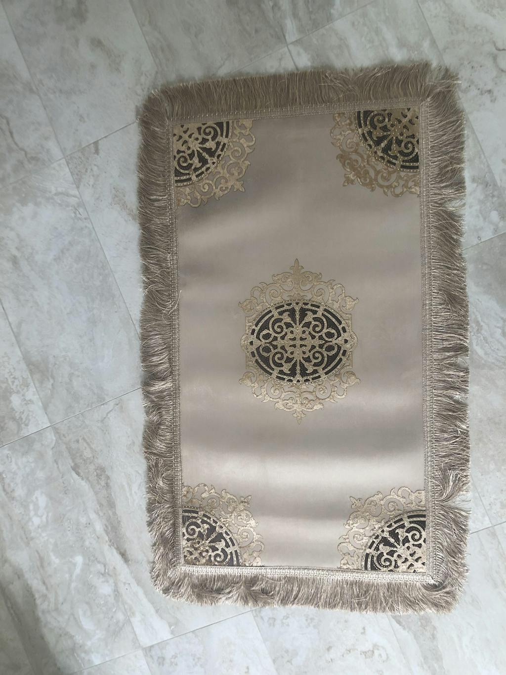 Ruya Rectangular Velvet Rug - Royal Style Velvet Appliqué and Tassels