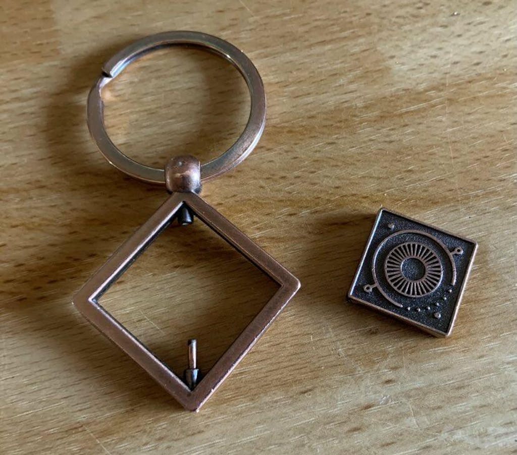 Candela Obscura Spinning Keychain – Critical Role