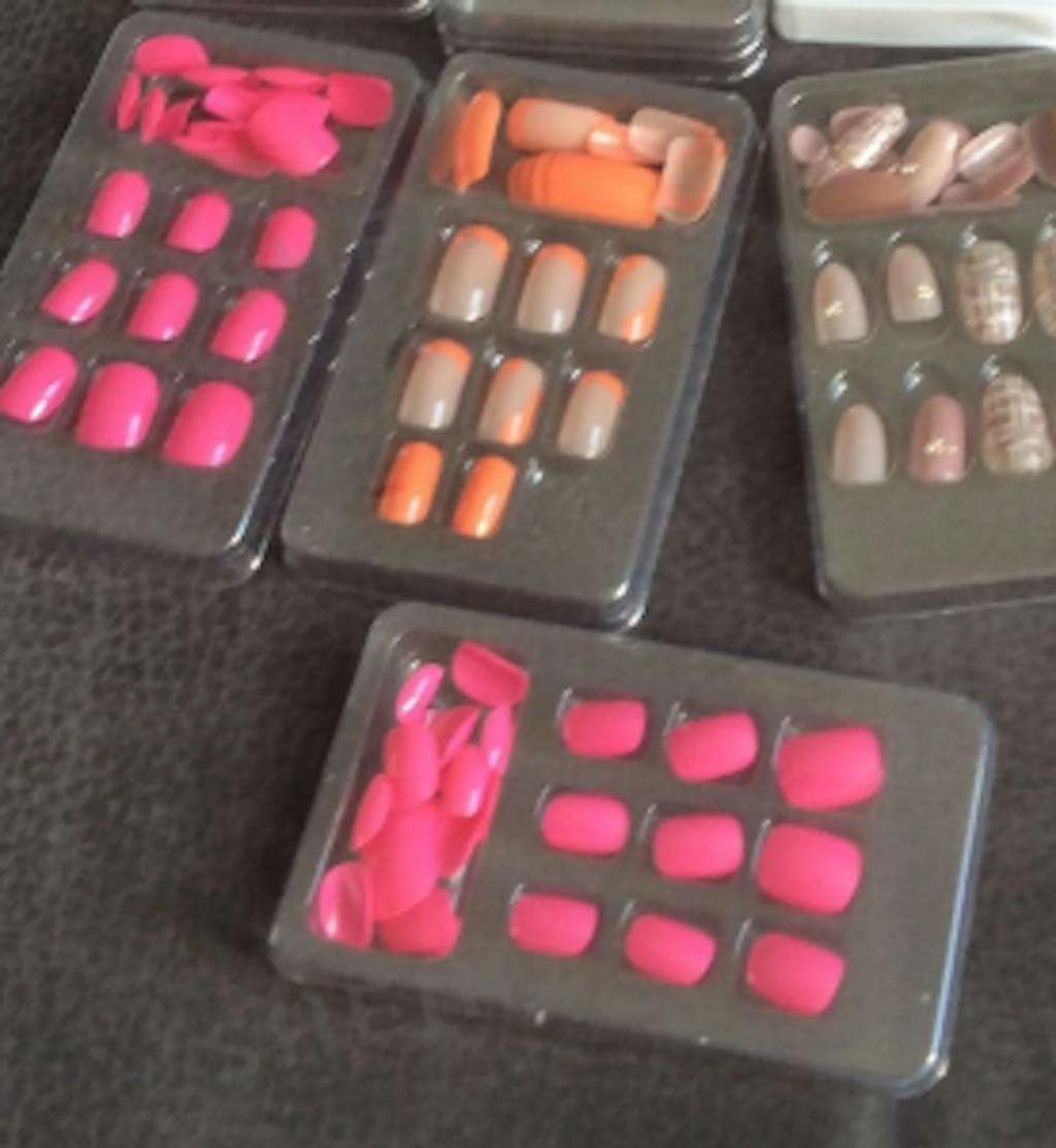 Curvlife short squoval neon 1 False Nails solid red glossy shiny Easy ...