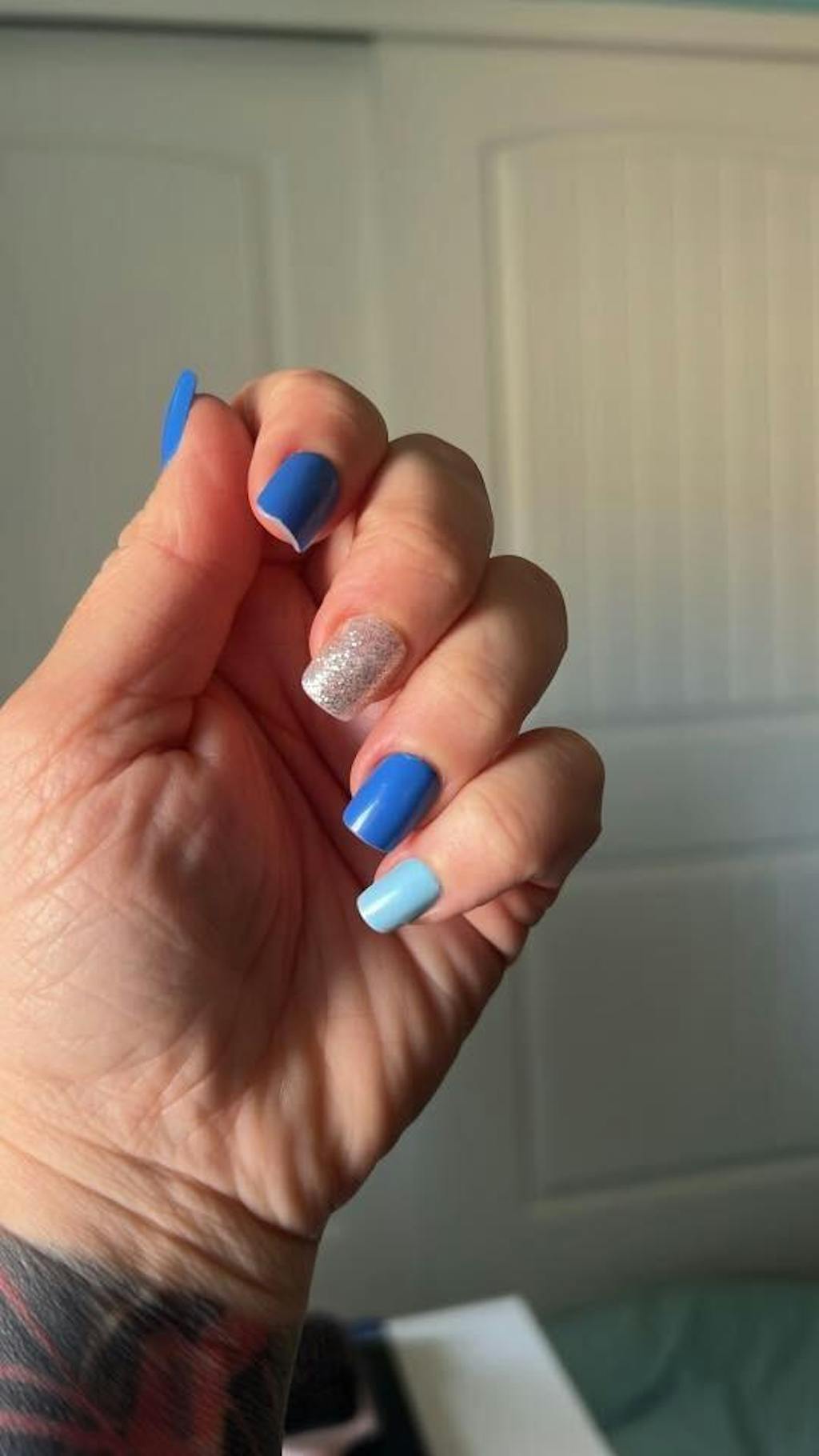 Curvlife short squoval Fake Nails glitter blue glossy shiny 2 Week Wear ...