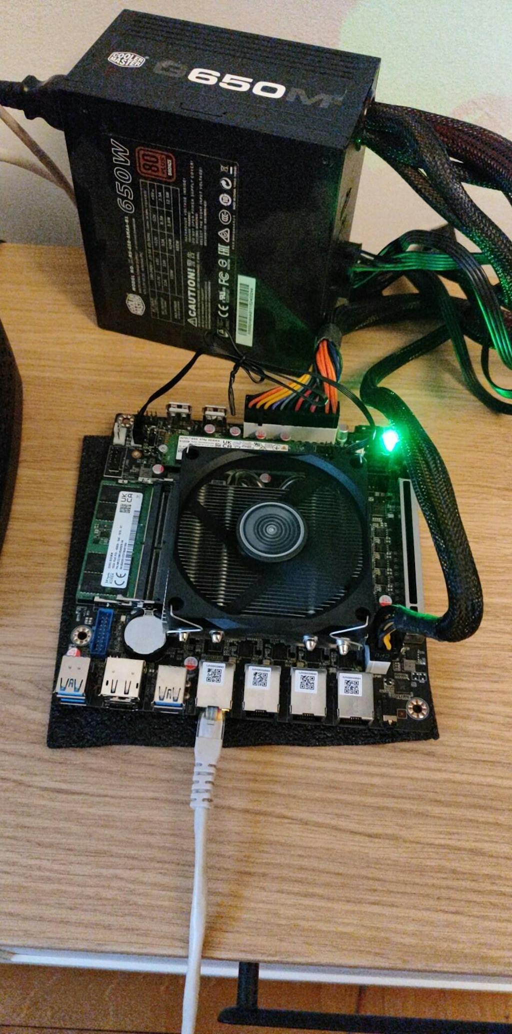 CWWK AMD-7735HS/7840HS/8845HS/7940HS 8-bay/9-bay NAS/USB4/40G rate 8K display 4 network 2.5G/9 ...