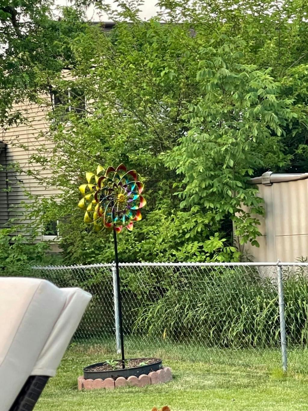 Colorful Wind Spinners & Garden Wind Sculpture for Yard, Lawn – Cyan Oasis