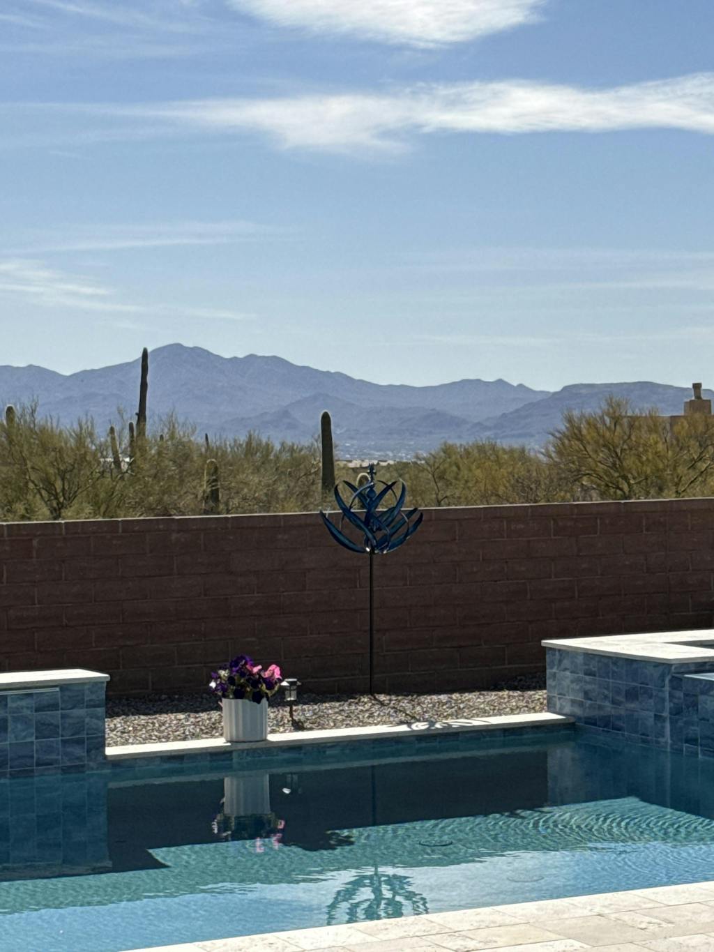 Blue Lotus Flower Wind Spinners Kinetic for Lawn Garden Decor – Cyan Oasis