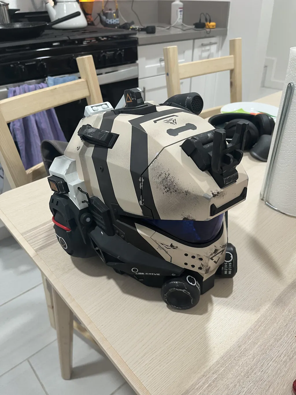 Titanfall 2 Pulse Blade Pilot Helmet – Cyber Craft