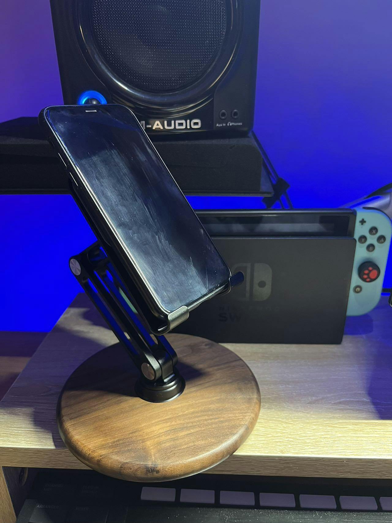 Super Wooden Phone Stand: Premium 360° Rotate | Cyber Vintage