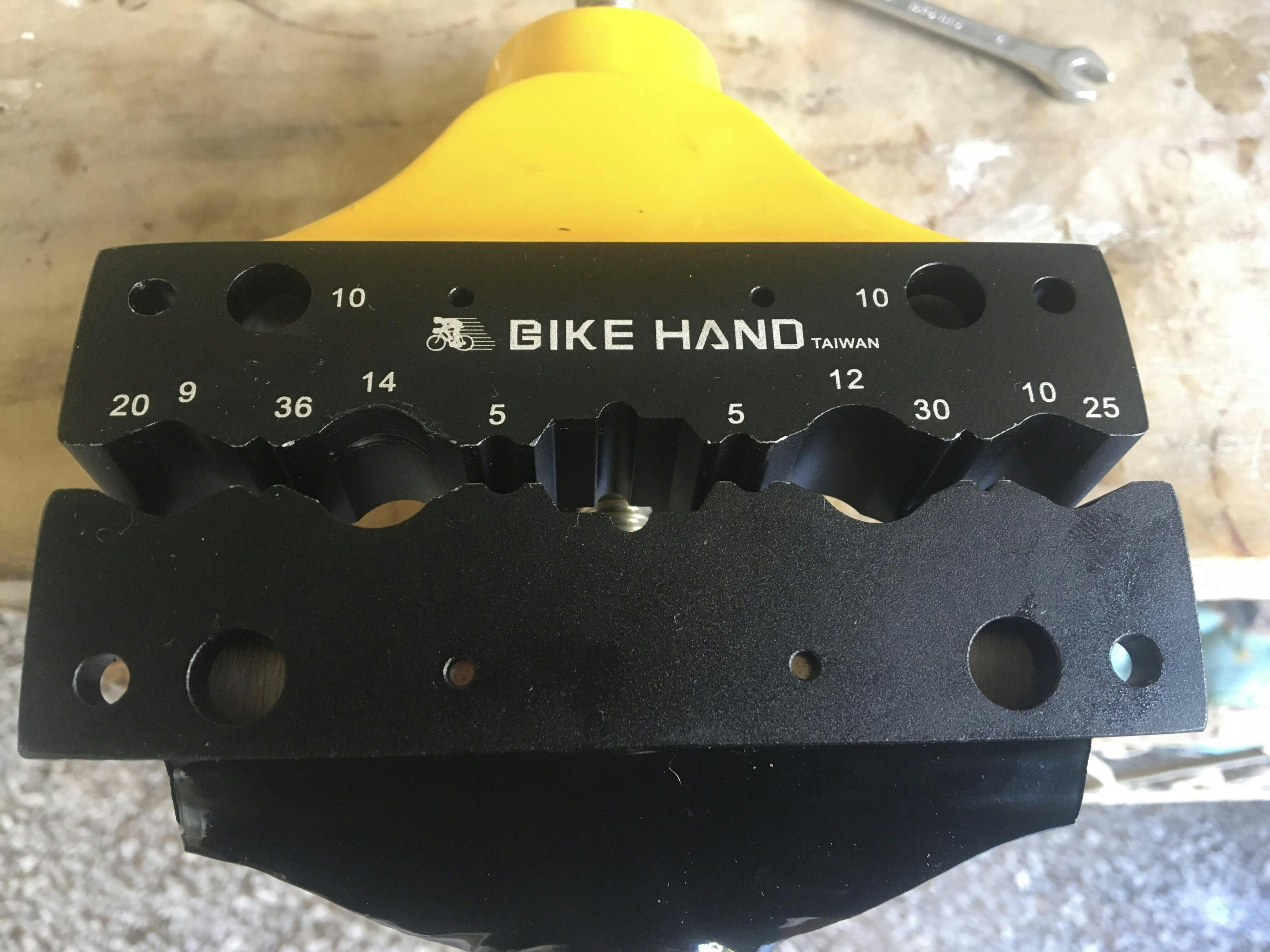 Buy Bike Hand Axle Vise Online in India|Cyclop.in