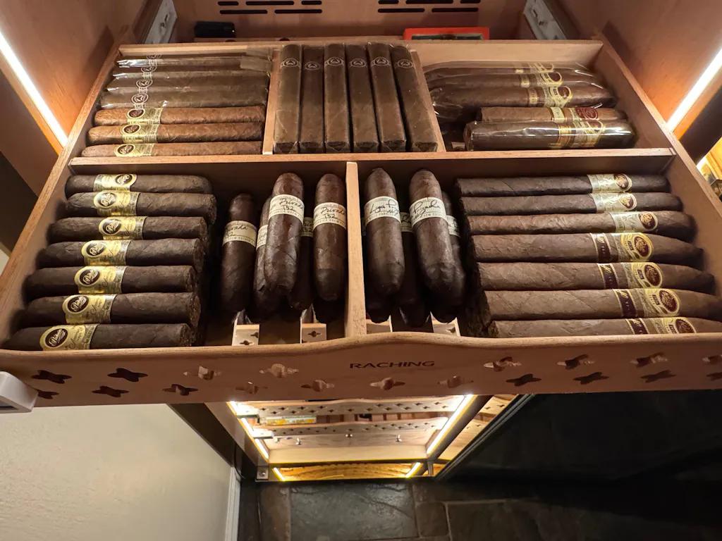 Raching MON3800A - Smart Cigar Humidor (1800 cigars) - Dads Heaven™