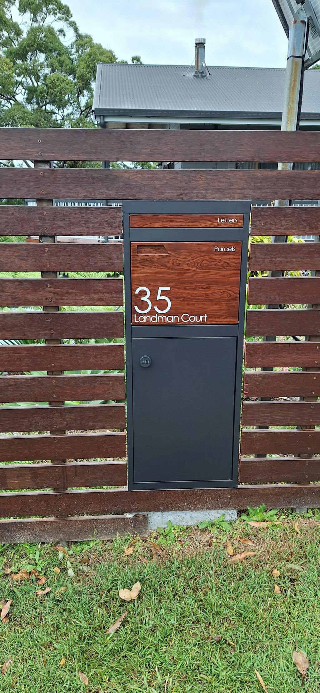 Parker Parcel Letterbox (Charcoal) – Dagood Letterboxes