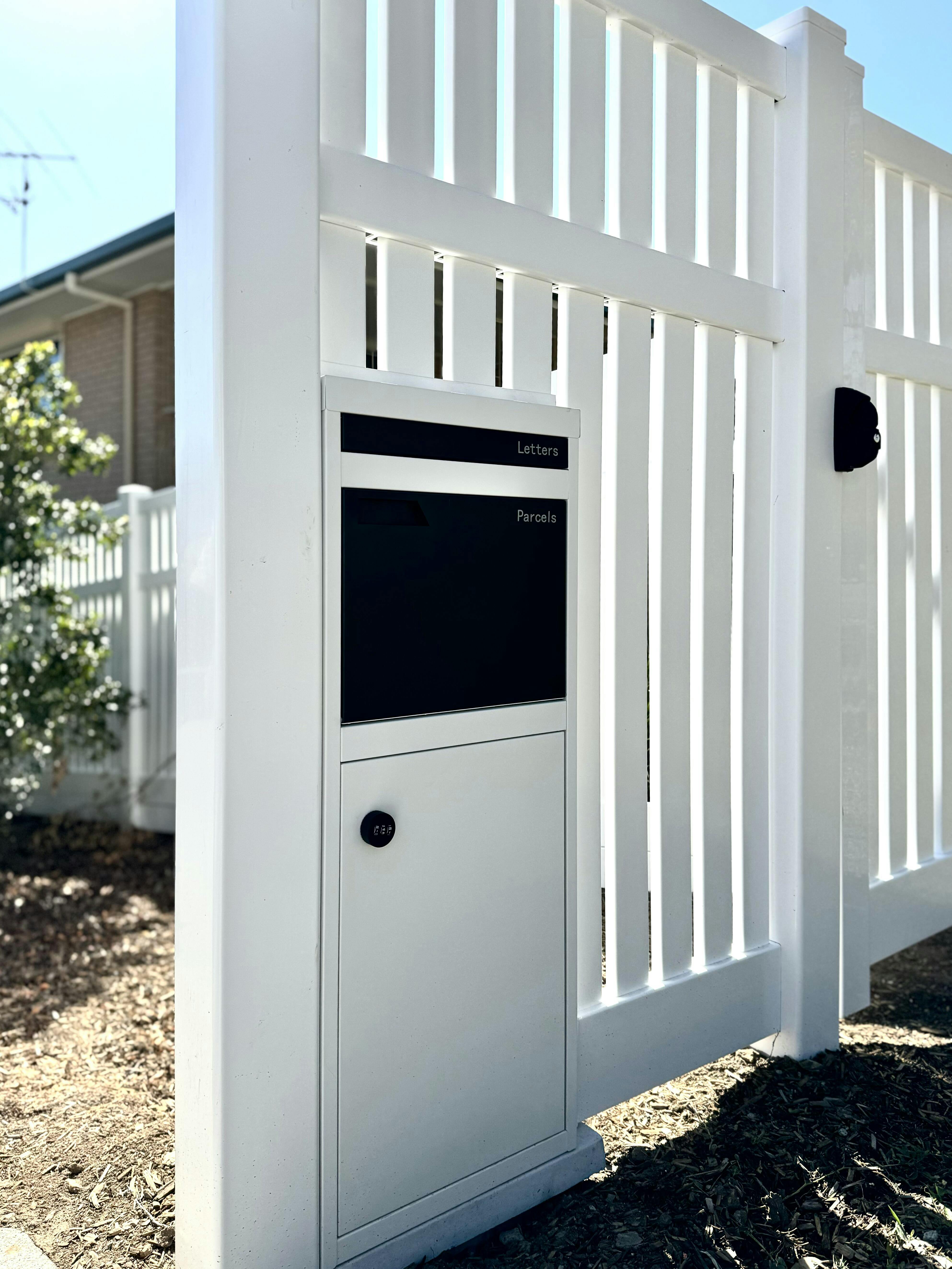 Parker Parcel Letterbox (Charcoal) – Dagood Letterboxes