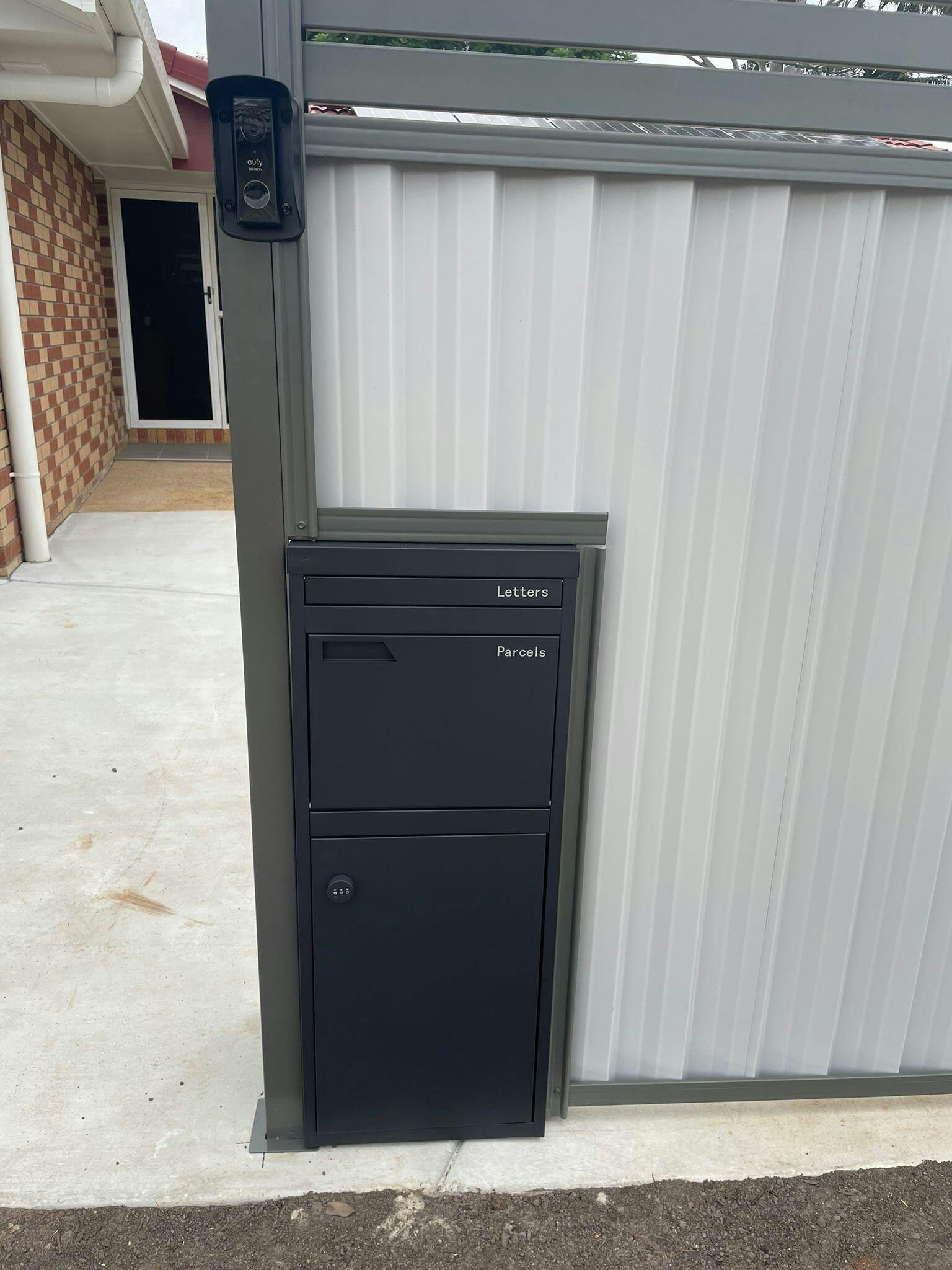 Parker Parcel Letterbox (Charcoal) – Dagood Letterboxes