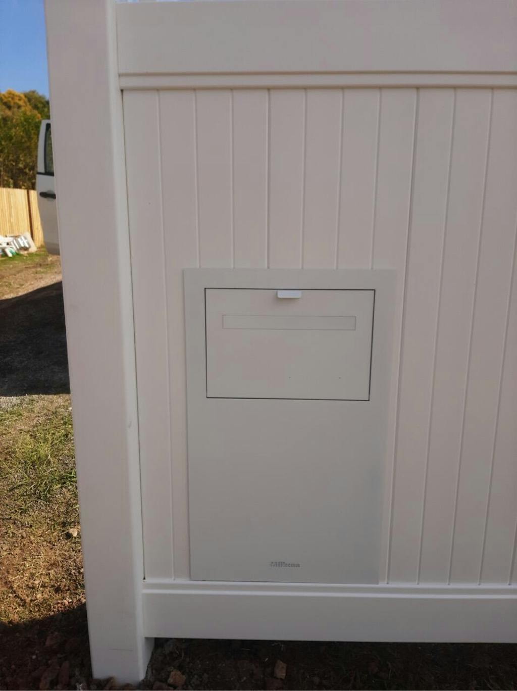 Apex Fence/Brick Parcel Letterbox – Dagood Letterboxes