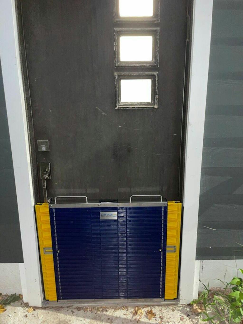 Flood Barrier Door Dam - Ultimate Flood Gate | Dam Easy