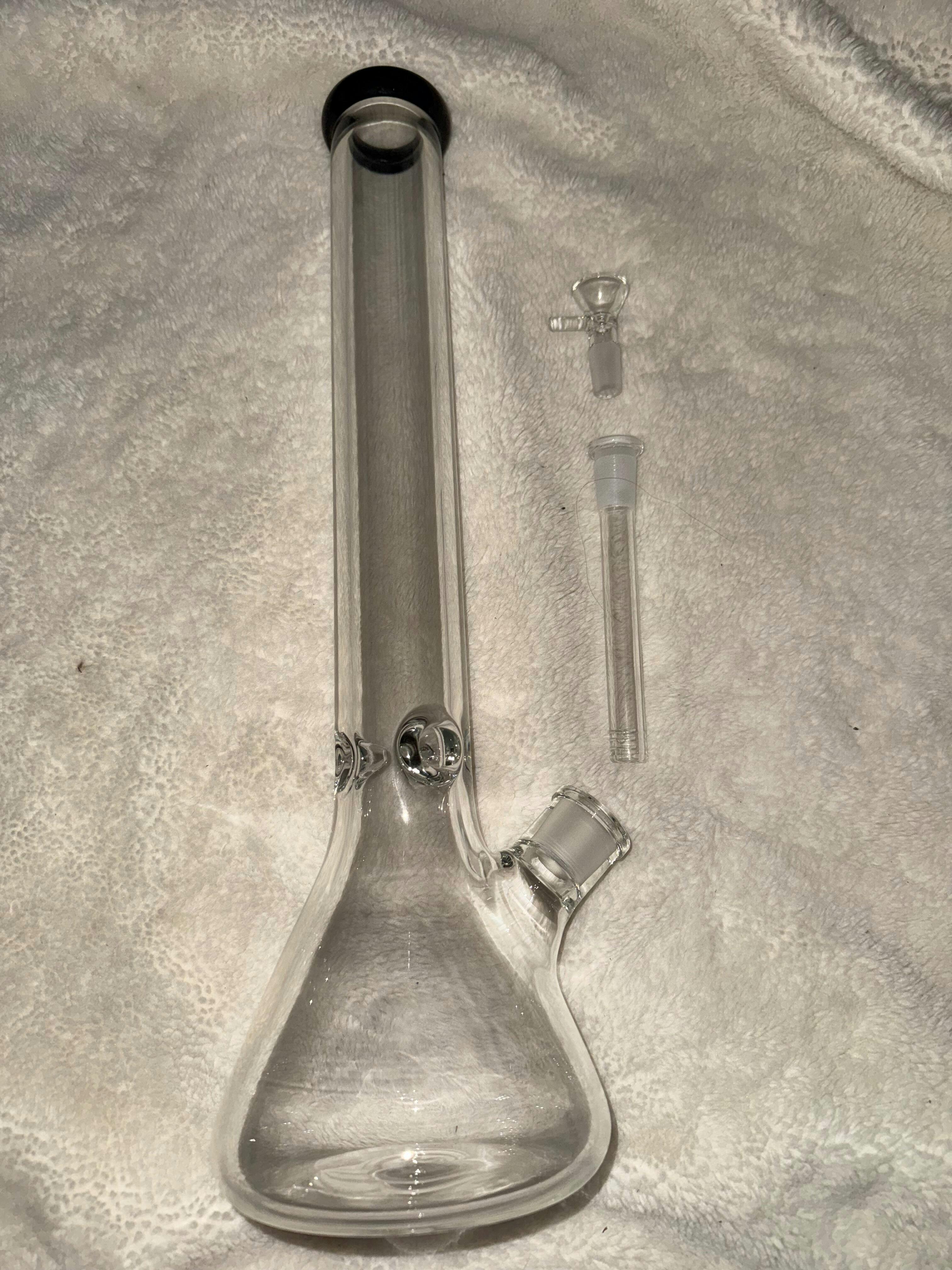 Glassic's Premium Borosilicate Glass Beaker Bong | 7mm Thick – DankGeek
