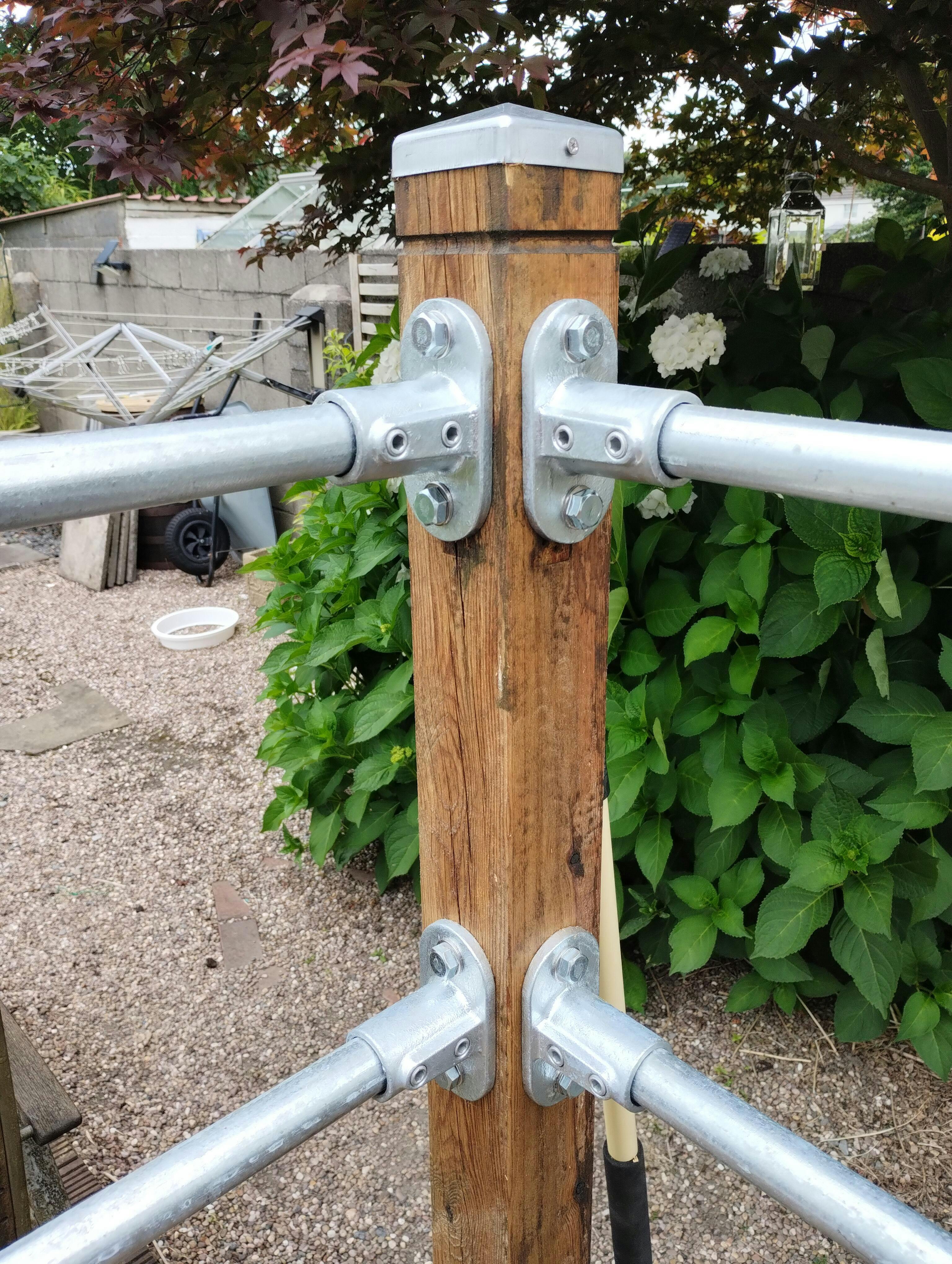 132B Oval Base Flange Key Clamp To Suit 33.7mm Tube