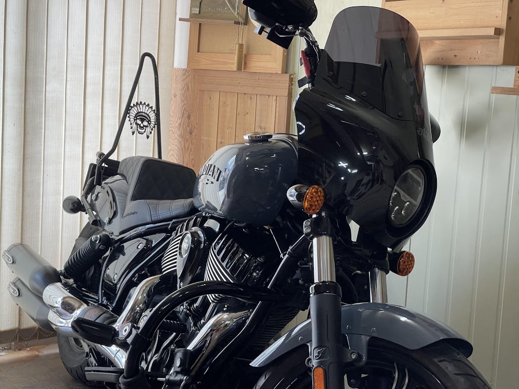 '22+ Indian Chief Slim Side Classic Sissy Bar – DeanSpeed