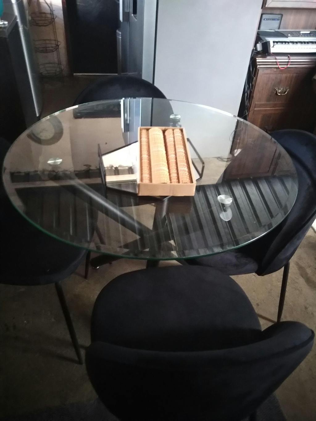 Decofurn | Diva 90cm Round Glass Top Dining Table-black Legs – Decofurn ...